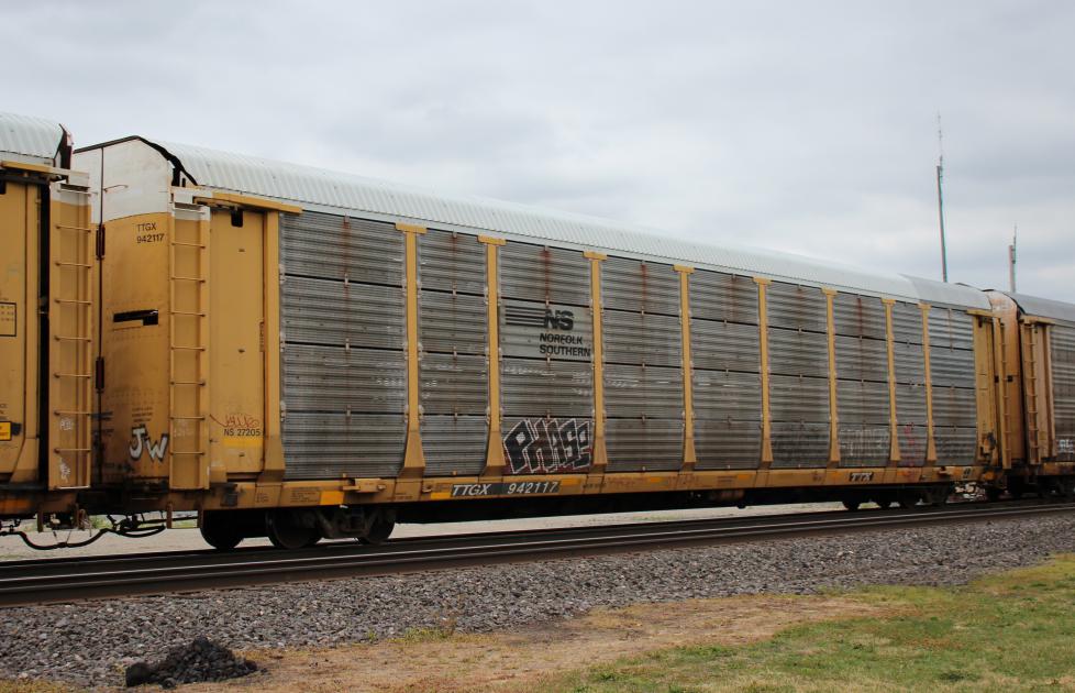 TTGX 942117-NS Rack class FB551 (ML2L) | Conrail Photo Archive